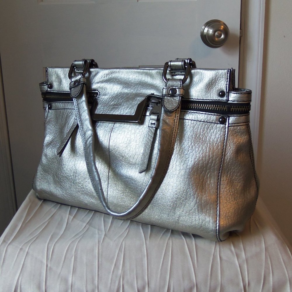 Perlina Metallic Silver Pebbled Leather Tote - Gem